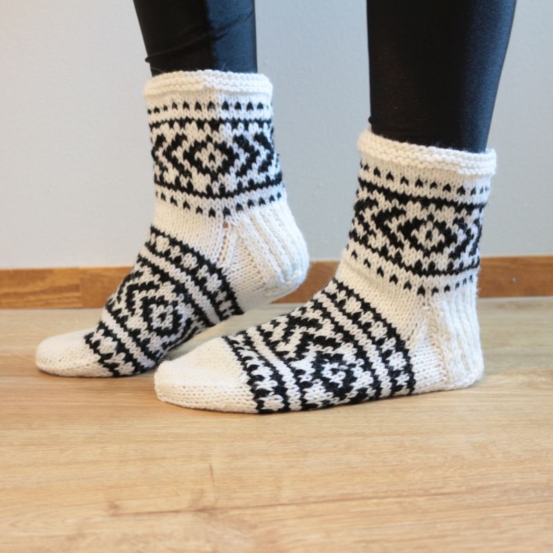 Ohje Tiuhta -sukat - Taitolappi.fi – Taito Shop Rovaniemi